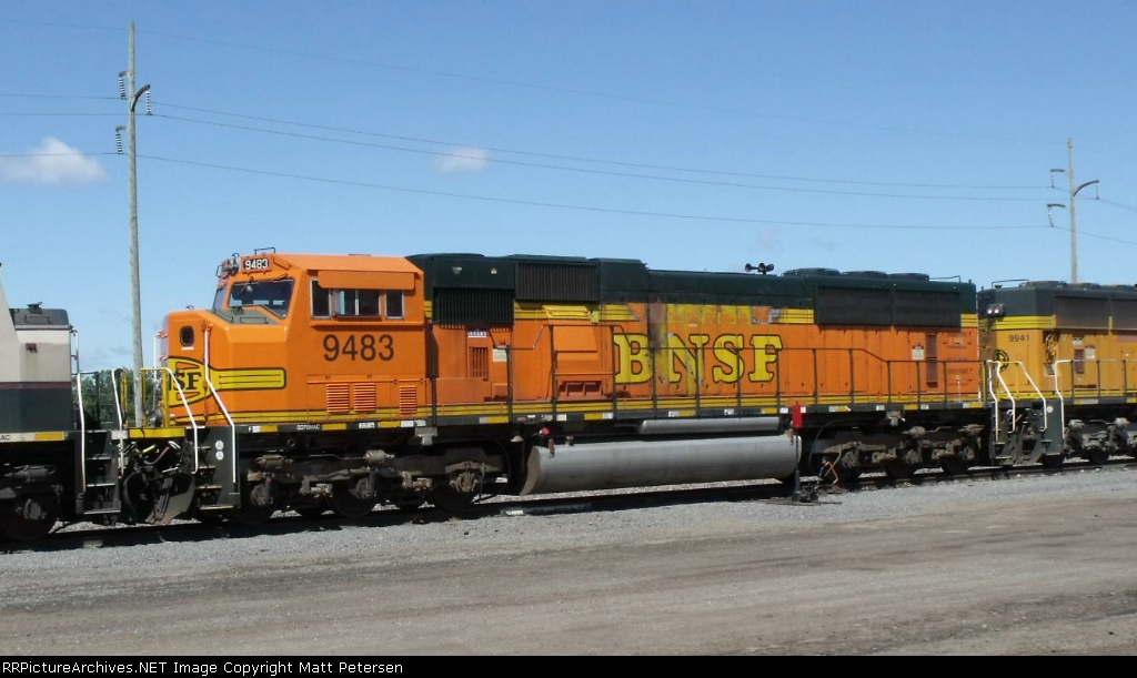 BNSF 9483
